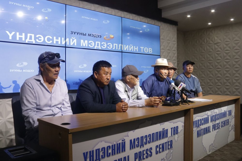 Улаанбадрах сумын иргэд ИТХ ын дарга Б Ганзоригийг АТГ т өгч
